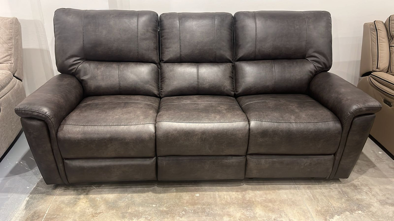 Sofá Reclinable 3 Puestos Isis Microfibra Gris — Muebles Jamar Panamá